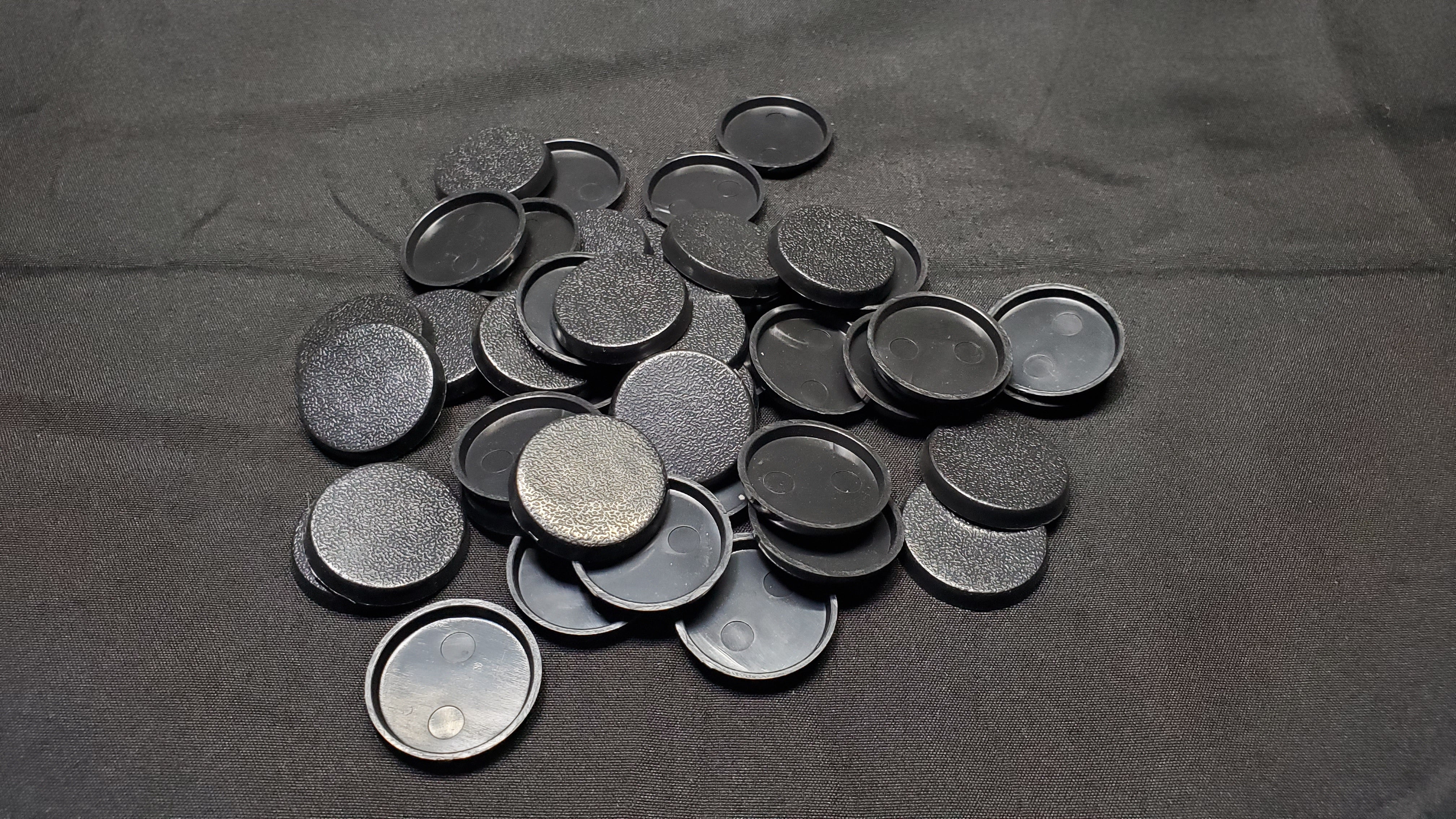 Small Round Plastic Base Lots (25mm, 28.5mm, 32mm) – Trisagion Models